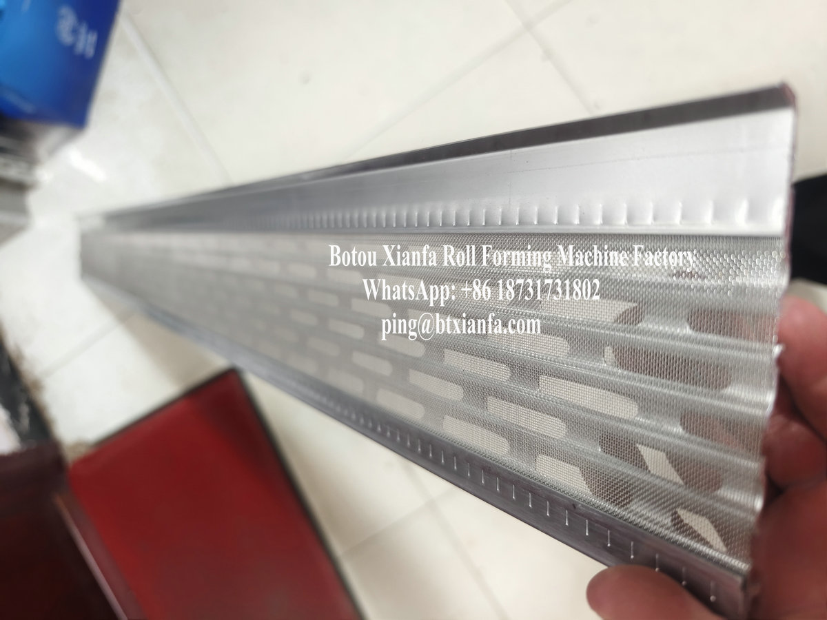 Micro Mesh Gutter Guards Cover Machine - Buy Gutter Guards Cover ...